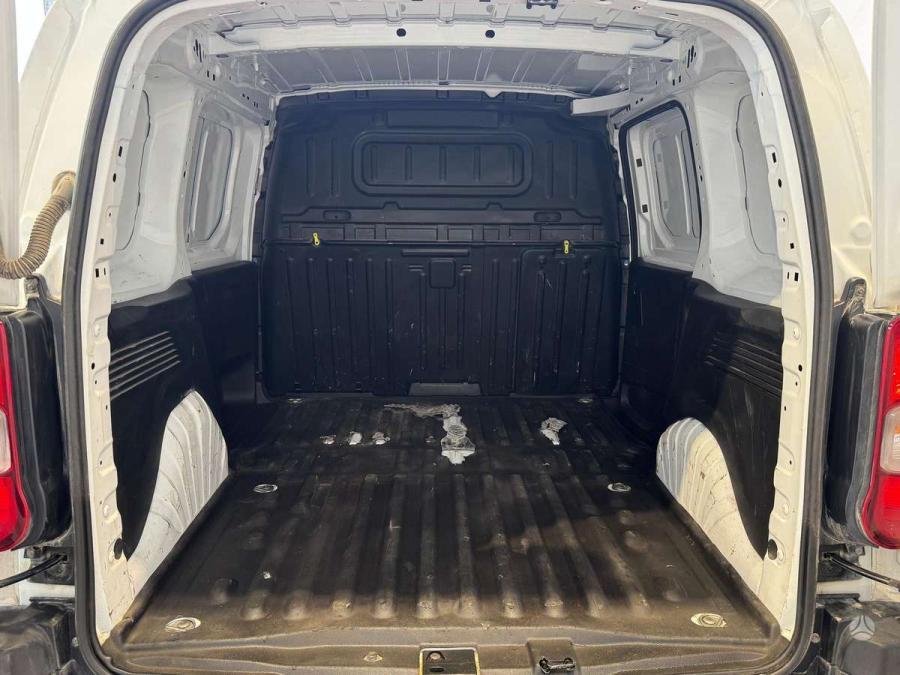 Balts Toyota Proace City 2021 Šauļi, ar dzinēja tilpumu 1.50 L un nobraukumu 39 tūkst. km par 12900 €, foto 8 vietnē AUTOMOTO.COM.LV