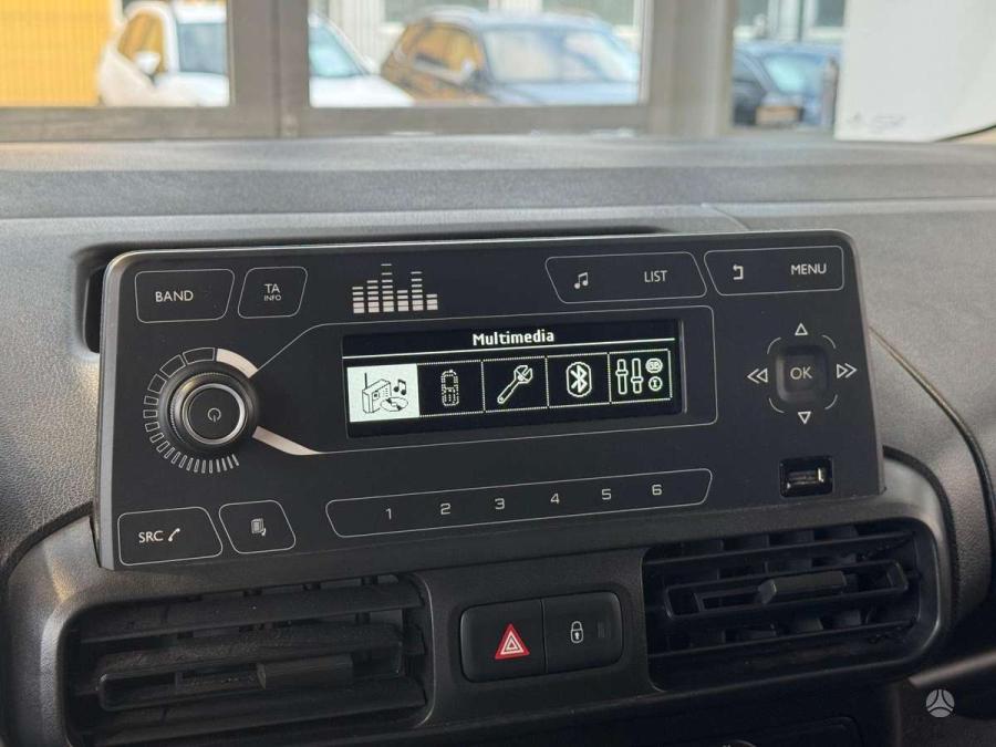 Balts Toyota Proace City 2021 Šauļi, ar dzinēja tilpumu 1.50 L un nobraukumu 39 tūkst. km par 12900 €, foto 17 vietnē AUTOMOTO.COM.LV