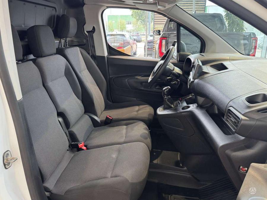Balts Toyota Proace City 2021 Šauļi, ar dzinēja tilpumu 1.50 L un nobraukumu 39 tūkst. km par 12900 €, foto 19 vietnē AUTOMOTO.COM.LV