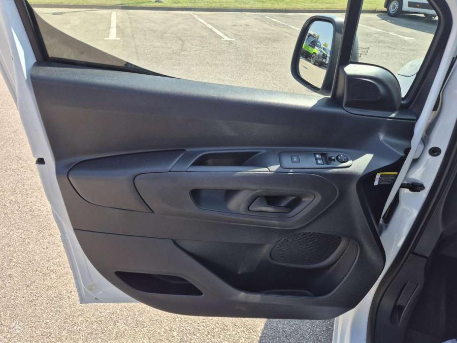Balts Toyota Proace City 2021 Panevēža, ar dzinēja tilpumu 1.50 L un nobraukumu 80 tūkst. km par 10700 €, foto 10 vietnē AUTOMOTO.COM.LV