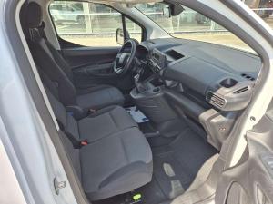 Balts Toyota Proace City 2021 Panevēža, ar dzinēja tilpumu 1.50 L un nobraukumu 80 tūkst. km par 10700 €, foto 19 vietnē AUTOMOTO.COM.LV