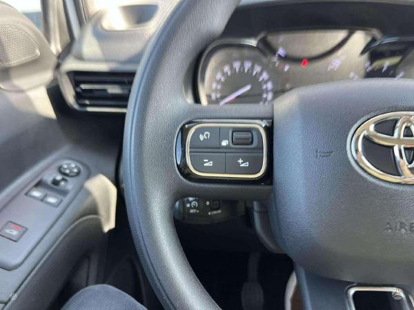 Balts Toyota Proace City 2023 Viļņa, ar dzinēja tilpumu 1.20 L un nobraukumu 22 tūkst. km par 16150 €, foto 11 vietnē AUTOMOTO.COM.LV