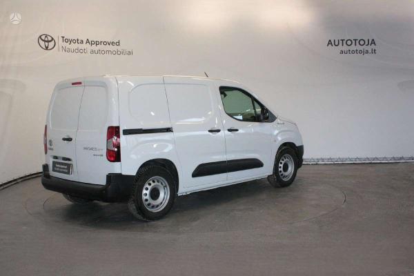 White Toyota Proace City 2023 in Kaunas, with an engine capacity of 0.00 L and mileage of 36 thousand km for 28500 €, photo 2 on AUTOMOTO.COM.LV