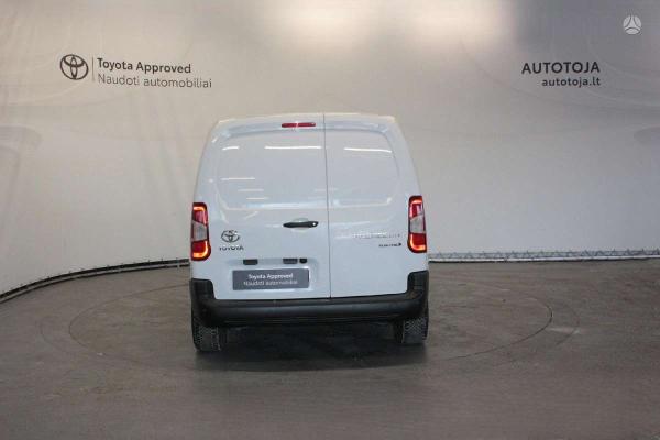 White Toyota Proace City 2023 in Kaunas, with an engine capacity of 0.00 L and mileage of 36 thousand km for 28500 €, photo 4 on AUTOMOTO.COM.LV