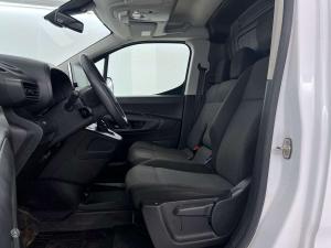 Balts Toyota Proace City 2023 Viļņa, ar dzinēja tilpumu 1.50 L un nobraukumu 139 tūkst. km par 14600 €, foto 12 vietnē AUTOMOTO.COM.LV