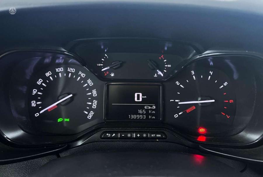 Balts Toyota Proace City 2023 Viļņa, ar dzinēja tilpumu 1.50 L un nobraukumu 139 tūkst. km par 14600 €, foto 14 vietnē AUTOMOTO.COM.LV