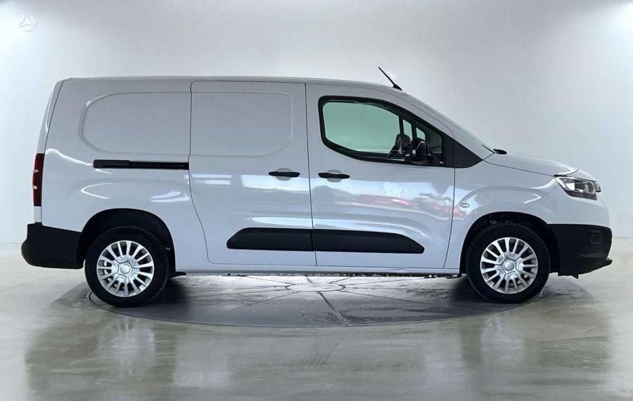 Balts Toyota Proace City 2023 Viļņa, ar dzinēja tilpumu 1.50 L un nobraukumu 139 tūkst. km par 14600 €, foto 17 vietnē AUTOMOTO.COM.LV