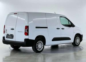 Balts Toyota Proace City 2023 Viļņa, ar dzinēja tilpumu 1.50 L un nobraukumu 139 tūkst. km par 14600 €, foto 20 vietnē AUTOMOTO.COM.LV