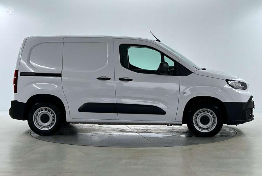 Balts Toyota Proace City 2024 Viļņa, ar dzinēja tilpumu 1.50 L un nobraukumu 19 tūkst. km par 18900 €, foto 16 vietnē AUTOMOTO.COM.LV