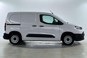 White Toyota Proace City 2024 in Vilnius, with an engine capacity of 1.50 L and mileage of 47 thousand km for 18900 €, photo 15 on AUTOMOTO.COM.LV