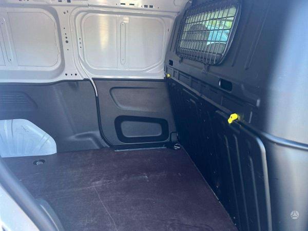 White Toyota Proace City 2024 in Klaipeda, with an engine capacity of 1.50 L and mileage of 43 thousand km for 16000 €, photo 8 on AUTOMOTO.COM.LV