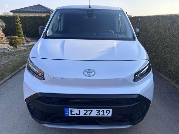 White Toyota Proace City 2025 in Kaunas, with an engine capacity of 1.50 L and mileage of 1 thousand km for 15000 €, photo 3 on AUTOMOTO.COM.LV