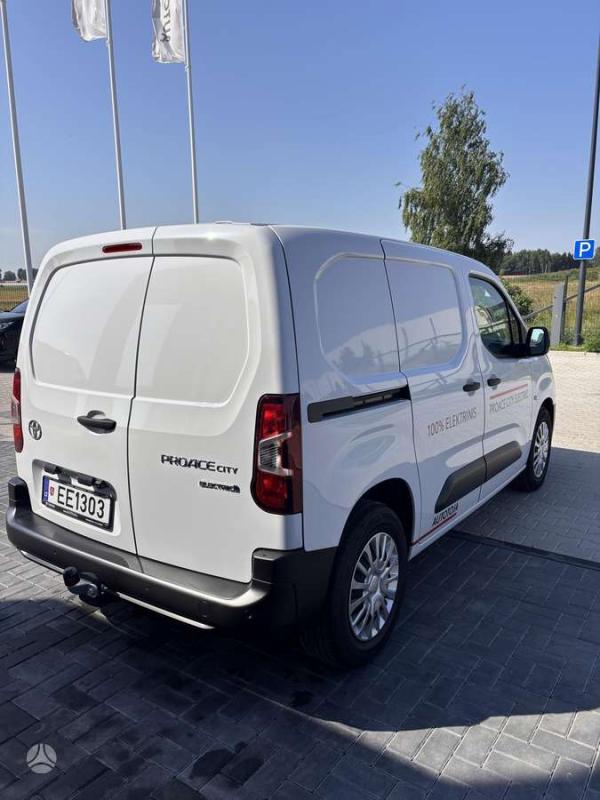 Balts Toyota Proace City 2025 Kauņa, ar dzinēja tilpumu 0.00 L un nobraukumu 4 tūkst. km par 26600 €, foto 3 vietnē AUTOMOTO.COM.LV