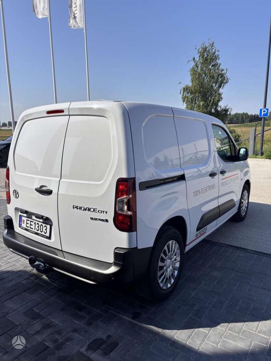 Белый Тойота Proace City 2025 в Каунас, объемом двигателя 0.00 л и пробегом 4 тыс. км за 26600 €, фото 4 на AUTOMOTO.COM.LV
