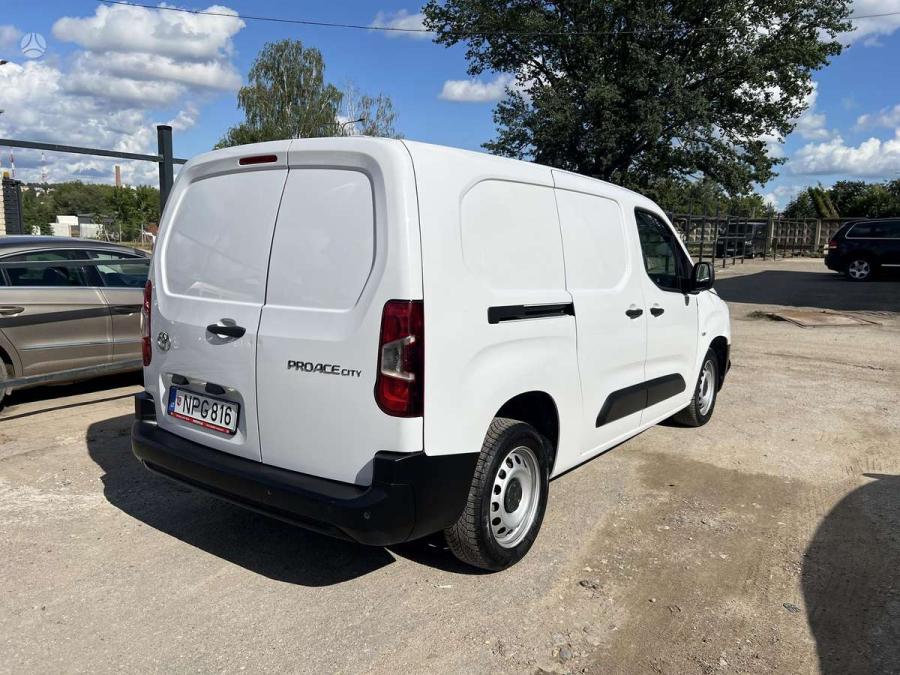 Balts Toyota Proace City 2025 Kauņa, ar dzinēja tilpumu 1.50 L un nobraukumu 13 tūkst. km par 9900 €, foto 4 vietnē AUTOMOTO.COM.LV