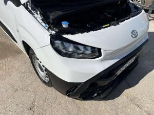 Balts Toyota Proace City 2025 Kauņa, ar dzinēja tilpumu 1.50 L un nobraukumu 13 tūkst. km par 9900 €, foto 12 vietnē AUTOMOTO.COM.LV