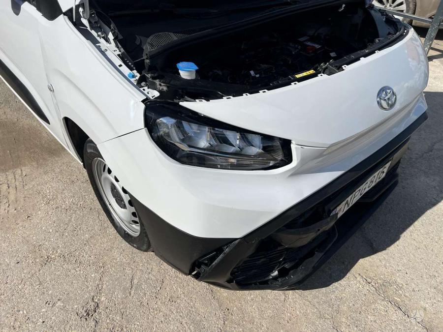 Balts Toyota Proace City 2025 Kauņa, ar dzinēja tilpumu 1.50 L un nobraukumu 13 tūkst. km par 9900 €, foto 12 vietnē AUTOMOTO.COM.LV