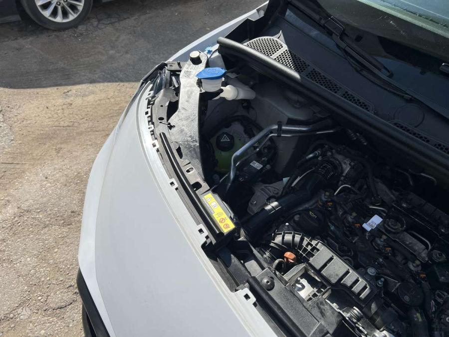 Balts Toyota Proace City 2025 Kauņa, ar dzinēja tilpumu 1.50 L un nobraukumu 13 tūkst. km par 9900 €, foto 13 vietnē AUTOMOTO.COM.LV