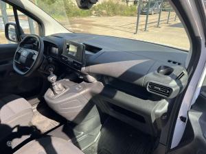 Balts Toyota Proace City 2025 Kauņa, ar dzinēja tilpumu 1.50 L un nobraukumu 13 tūkst. km par 9900 €, foto 16 vietnē AUTOMOTO.COM.LV