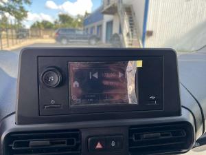 Balts Toyota Proace City 2025 Kauņa, ar dzinēja tilpumu 1.50 L un nobraukumu 13 tūkst. km par 9900 €, foto 23 vietnē AUTOMOTO.COM.LV