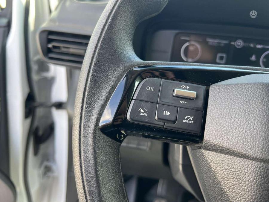 Balts Toyota Proace City 2025 Kauņa, ar dzinēja tilpumu 1.50 L un nobraukumu 13 tūkst. km par 9900 €, foto 26 vietnē AUTOMOTO.COM.LV