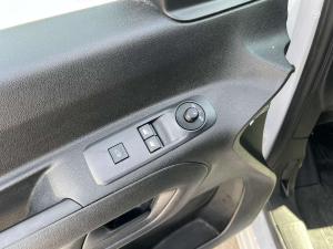 Balts Toyota Proace City 2025 Kauņa, ar dzinēja tilpumu 1.50 L un nobraukumu 13 tūkst. km par 9900 €, foto 30 vietnē AUTOMOTO.COM.LV