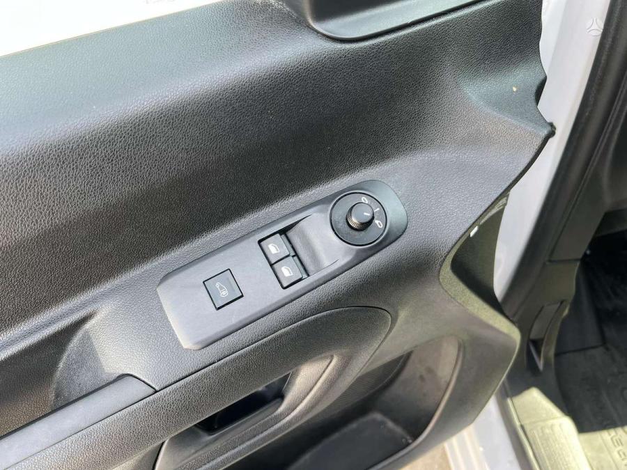 Balts Toyota Proace City 2025 Kauņa, ar dzinēja tilpumu 1.50 L un nobraukumu 13 tūkst. km par 9900 €, foto 30 vietnē AUTOMOTO.COM.LV