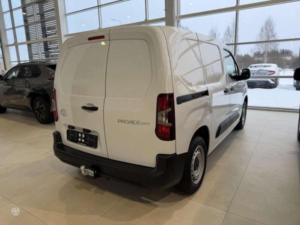 White Toyota Proace City 2026 in Panevezys, with an engine capacity of 1.50 L and mileage of 1 thousand km for 21990 €, photo 4 on AUTOMOTO.COM.LV