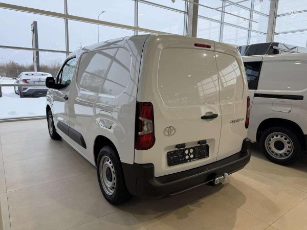 White Toyota Proace City 2026 in Panevezys, with an engine capacity of 1.50 L and mileage of 1 thousand km for 21990 €, photo 6 on AUTOMOTO.COM.LV