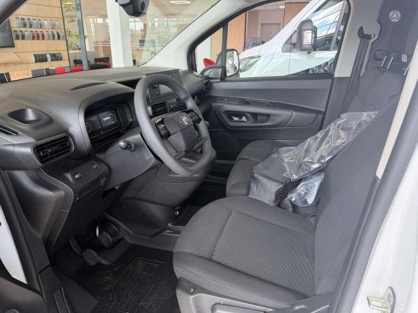 Balts Toyota Proace City 2026 Panevēža, ar dzinēja tilpumu 1.50 L un nobraukumu 0 tūkst. km par 19990 €, foto 7 vietnē AUTOMOTO.COM.LV