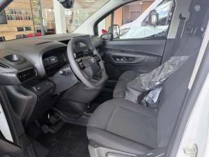 Balts Toyota Proace City 2026 Panevēža, ar dzinēja tilpumu 1.50 L un nobraukumu 0 tūkst. km par 19990 €, foto 8 vietnē AUTOMOTO.COM.LV