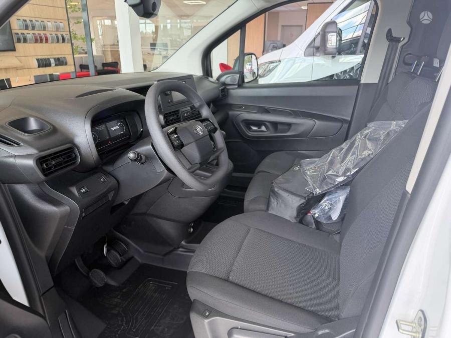 Balts Toyota Proace City 2026 Panevēža, ar dzinēja tilpumu 1.50 L un nobraukumu 0 tūkst. km par 19990 €, foto 8 vietnē AUTOMOTO.COM.LV