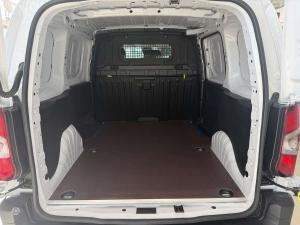 Balts Toyota Proace City 2026 Panevēža, ar dzinēja tilpumu 1.50 L un nobraukumu 0 tūkst. km par 19990 €, foto 11 vietnē AUTOMOTO.COM.LV