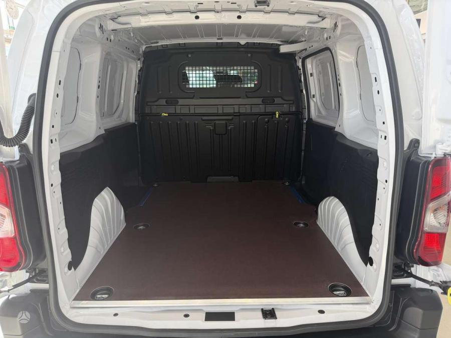 Balts Toyota Proace City 2026 Panevēža, ar dzinēja tilpumu 1.50 L un nobraukumu 0 tūkst. km par 19990 €, foto 11 vietnē AUTOMOTO.COM.LV
