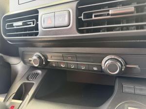 Balts Toyota Proace City 2026 Panevēža, ar dzinēja tilpumu 1.50 L un nobraukumu 0 tūkst. km par 19990 €, foto 24 vietnē AUTOMOTO.COM.LV