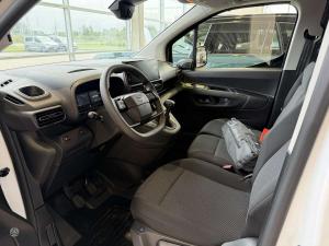 White Toyota Proace City 2026 in Panevezys, with an engine capacity of 1.50 L and mileage of 0 thousand km for 20690 €, photo 8 on AUTOMOTO.COM.LV