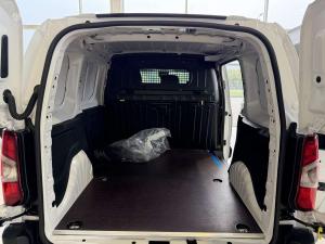 White Toyota Proace City 2026 in Panevezys, with an engine capacity of 1.50 L and mileage of 0 thousand km for 20690 €, photo 11 on AUTOMOTO.COM.LV