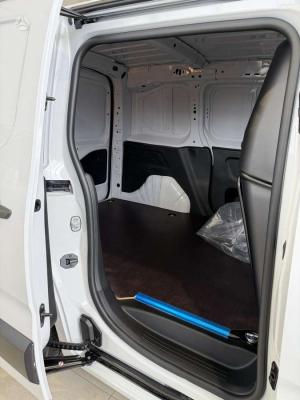 White Toyota Proace City 2026 in Panevezys, with an engine capacity of 1.50 L and mileage of 0 thousand km for 20690 €, photo 15 on AUTOMOTO.COM.LV