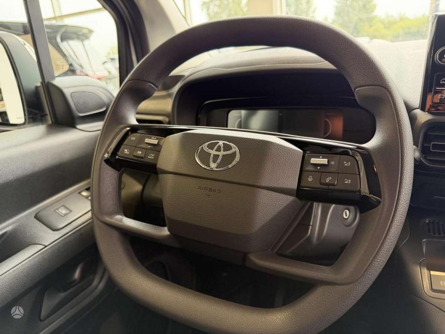 White Toyota Proace City 2026 in Panevezys, with an engine capacity of 1.50 L and mileage of 0 thousand km for 20690 €, photo 18 on AUTOMOTO.COM.LV