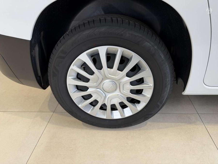 White Toyota Proace City 2026 in Panevezys, with an engine capacity of 1.50 L and mileage of 0 thousand km for 20690 €, photo 36 on AUTOMOTO.COM.LV