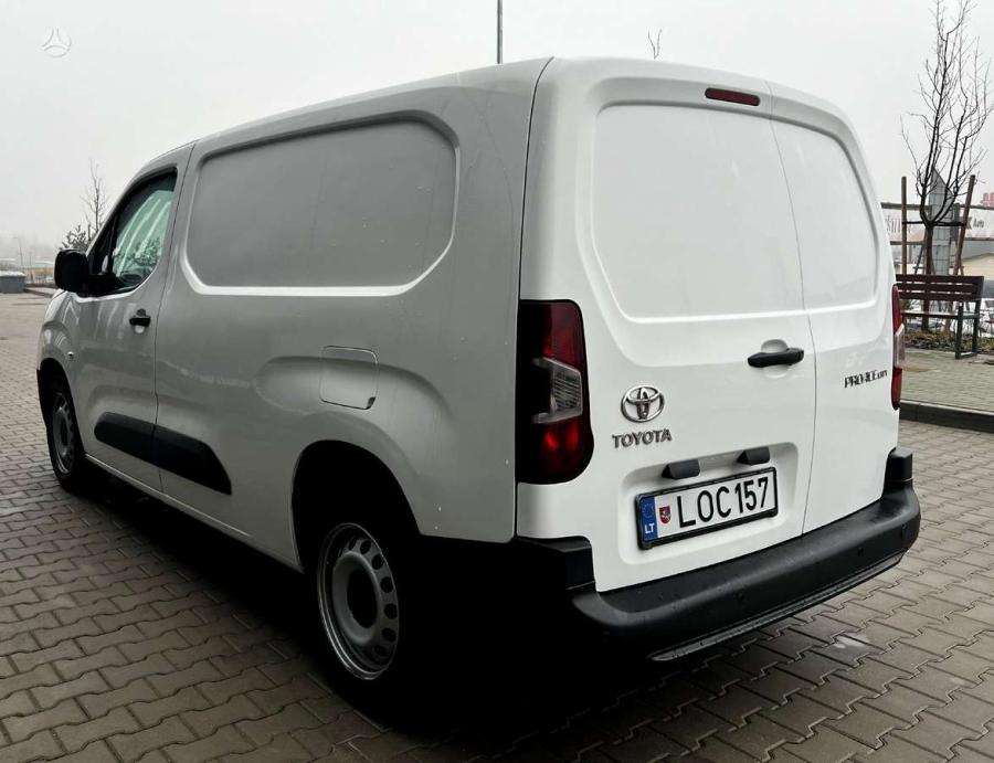 White Toyota Proace City 2020 in Vilnius, with an engine capacity of 1.50 L and mileage of 177 thousand km for 6900 €, photo 3 on AUTOMOTO.COM.LV