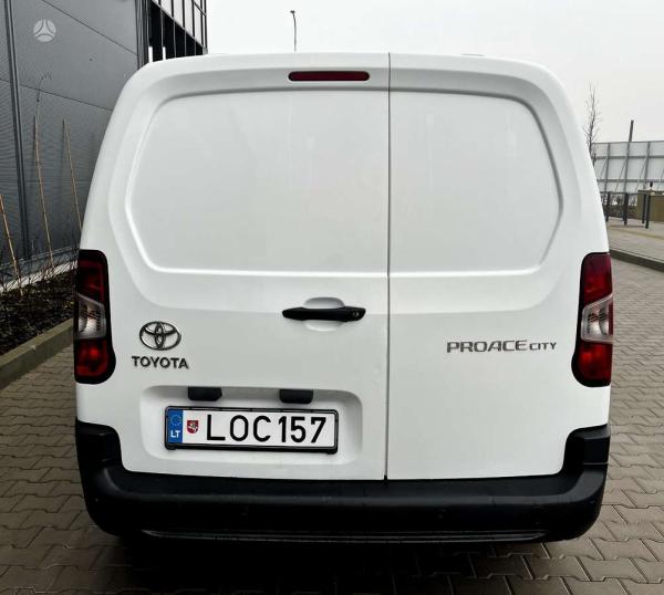 White Toyota Proace City 2020 in Vilnius, with an engine capacity of 1.50 L and mileage of 177 thousand km for 6900 €, photo 6 on AUTOMOTO.COM.LV