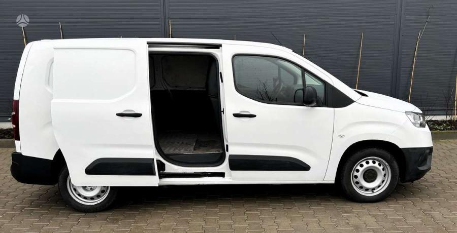 White Toyota Proace City 2020 in Vilnius, with an engine capacity of 1.50 L and mileage of 177 thousand km for 6900 €, photo 7 on AUTOMOTO.COM.LV