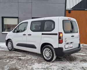 Balts Toyota Proace City 2022 Viļņa, ar dzinēja tilpumu 1.20 L un nobraukumu 47 tūkst. km par 15500 €, foto 3 vietnē AUTOMOTO.COM.LV