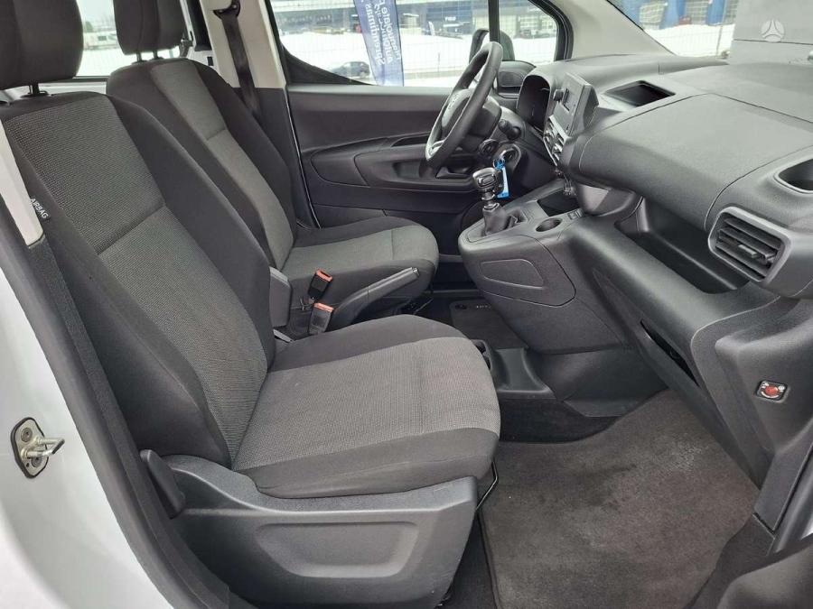 Balts Toyota Proace City 2022 Viļņa, ar dzinēja tilpumu 1.20 L un nobraukumu 47 tūkst. km par 15500 €, foto 8 vietnē AUTOMOTO.COM.LV