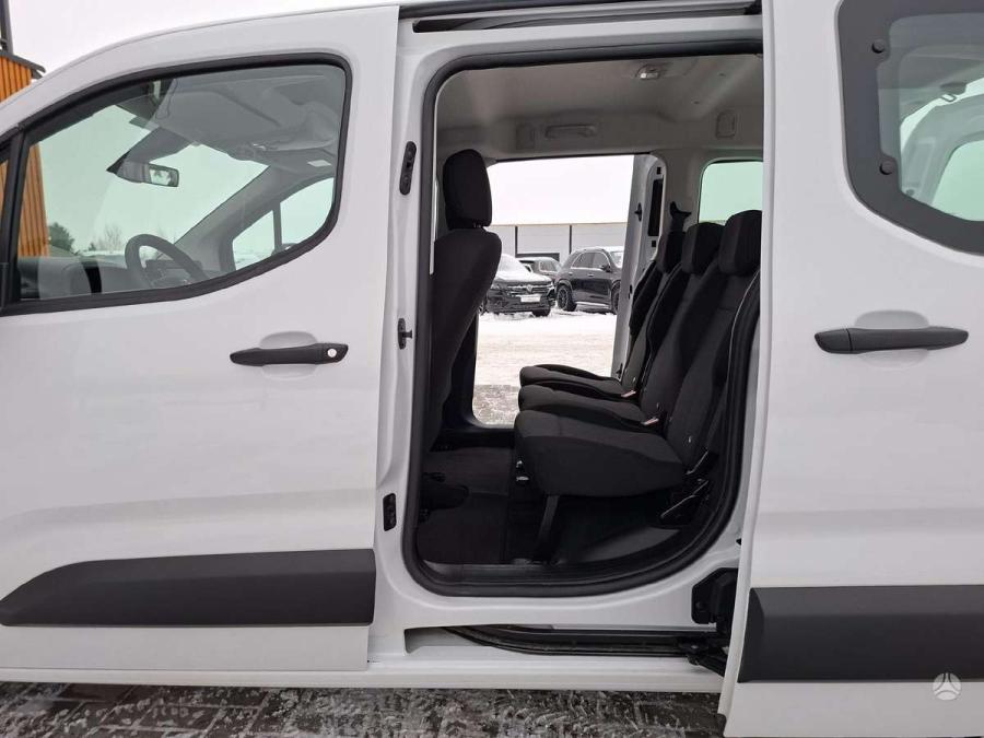 Balts Toyota Proace City 2022 Viļņa, ar dzinēja tilpumu 1.20 L un nobraukumu 47 tūkst. km par 15500 €, foto 21 vietnē AUTOMOTO.COM.LV