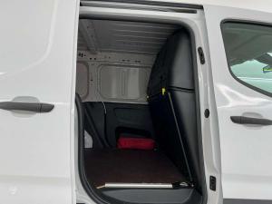 White Toyota Proace City 2023 in Vilnius, with an engine capacity of 1.50 L and mileage of 37 thousand km for 18900 €, photo 8 on AUTOMOTO.COM.LV