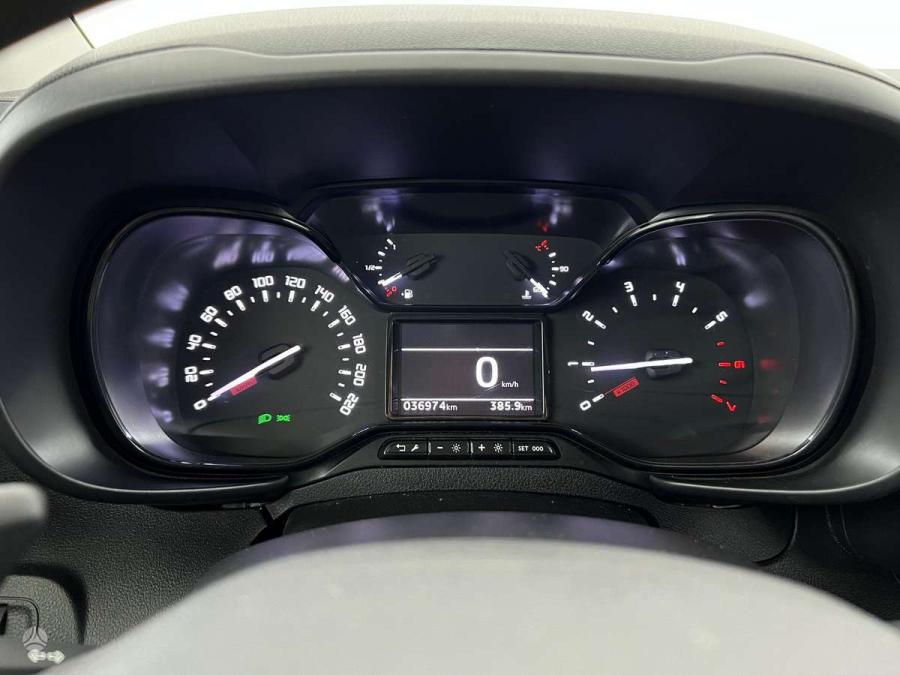 White Toyota Proace City 2023 in Vilnius, with an engine capacity of 1.50 L and mileage of 37 thousand km for 18900 €, photo 14 on AUTOMOTO.COM.LV