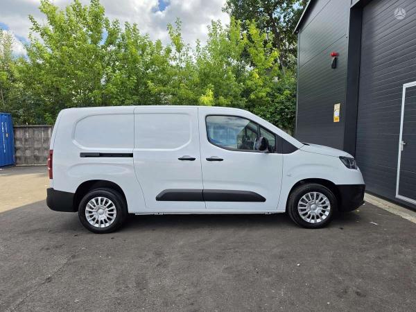Balts Toyota Proace City 2024 Kauņa, ar dzinēja tilpumu 1.50 L un nobraukumu 75 tūkst. km par 6900 €, foto 5 vietnē AUTOMOTO.COM.LV