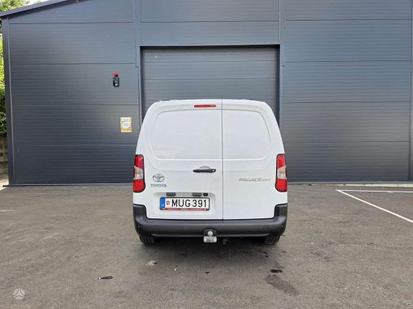 Balts Toyota Proace City 2024 Kauņa, ar dzinēja tilpumu 1.50 L un nobraukumu 75 tūkst. km par 6900 €, foto 8 vietnē AUTOMOTO.COM.LV